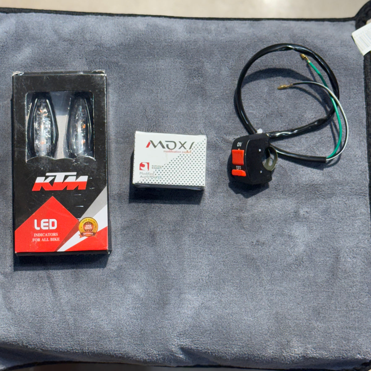 MOXI HAZARD + KTM INDICATOR + SWITCH COMBO – MOTO CUSTOMS